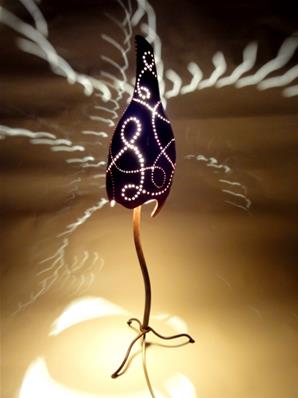 Lampe calebasse sur Pied Flamboyant